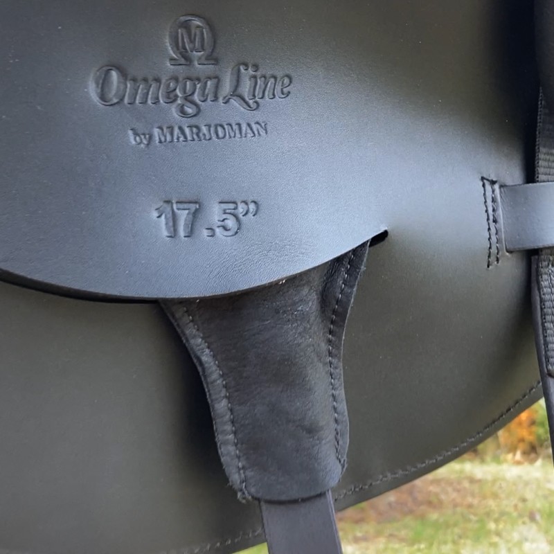 Omega Line dressage saddle monoflap with interchangeable gullets